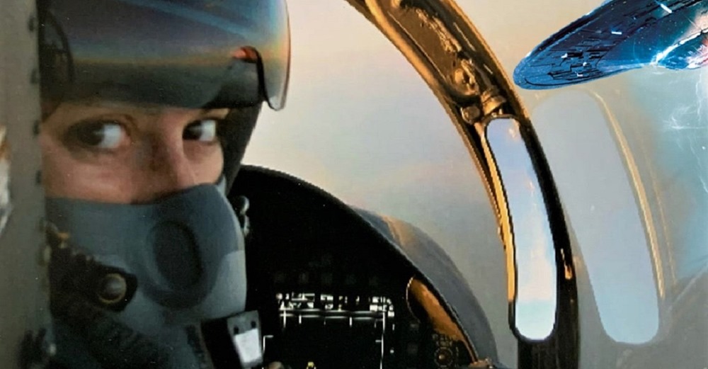 “They are real”: Ex-fighter pilot who witnessed the Tic-Tac UFO speaks ...